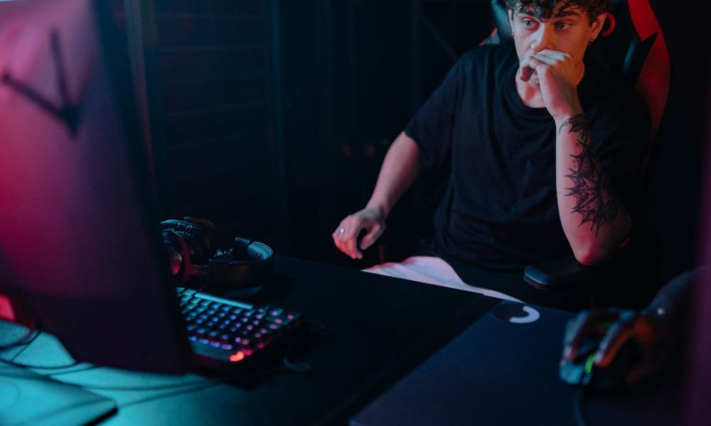 Last town: fall of felixia - Global Technology Magazine